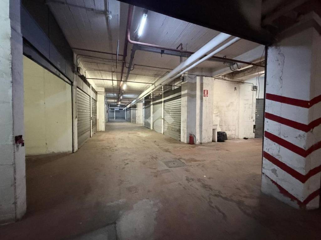 Garage - Box via Val Maggia, Roma, Rif. 126277021 - Immobiliare.it