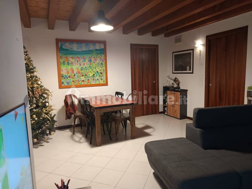 Vendita Appartamento Alonte. Trilocale, Buono stato, piano terra, posto ...