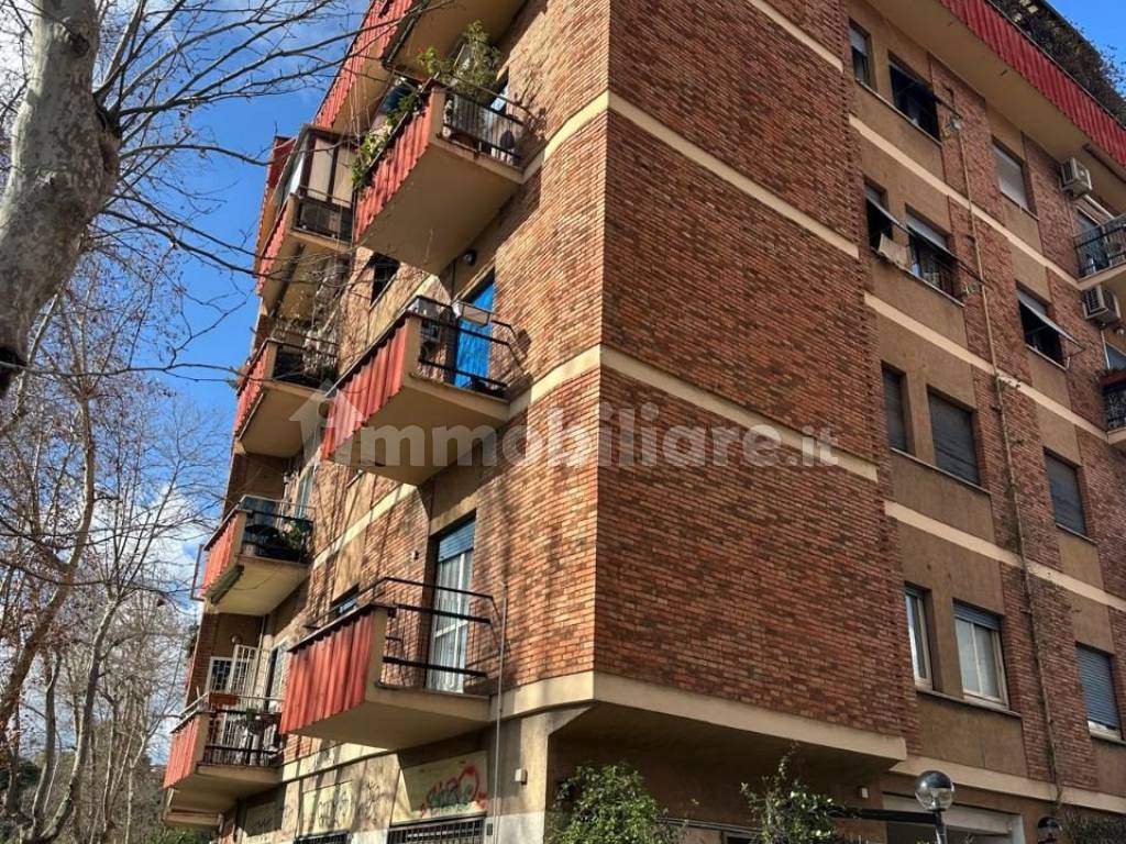 Vendita Appartamento Roma. Trilocale in piazza Antonio Meucci. Da ...