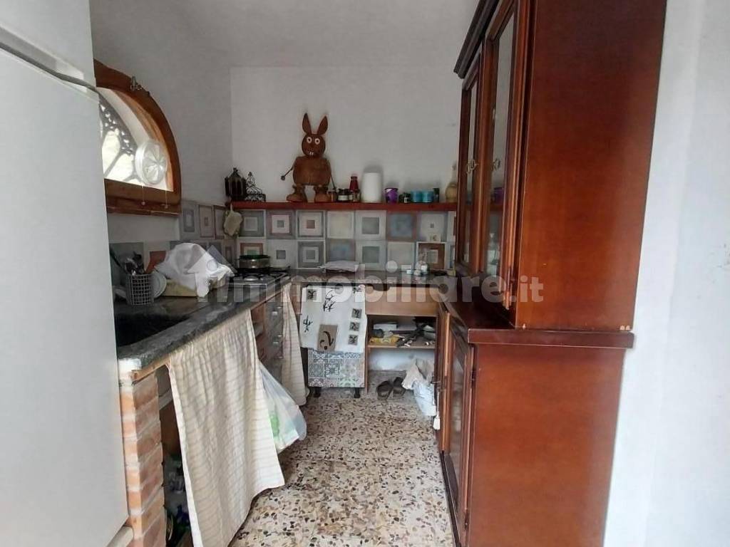 Vendita Rustico in via Roma, Calci. Buono stato, posto auto, 120 m² ...