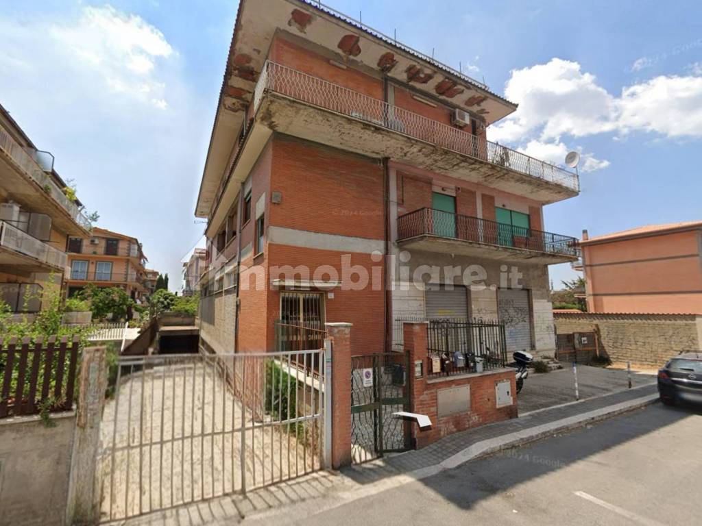 Vendita Appartamento Roma. Bilocale in via Monasterace 66. Ottimo stato ...