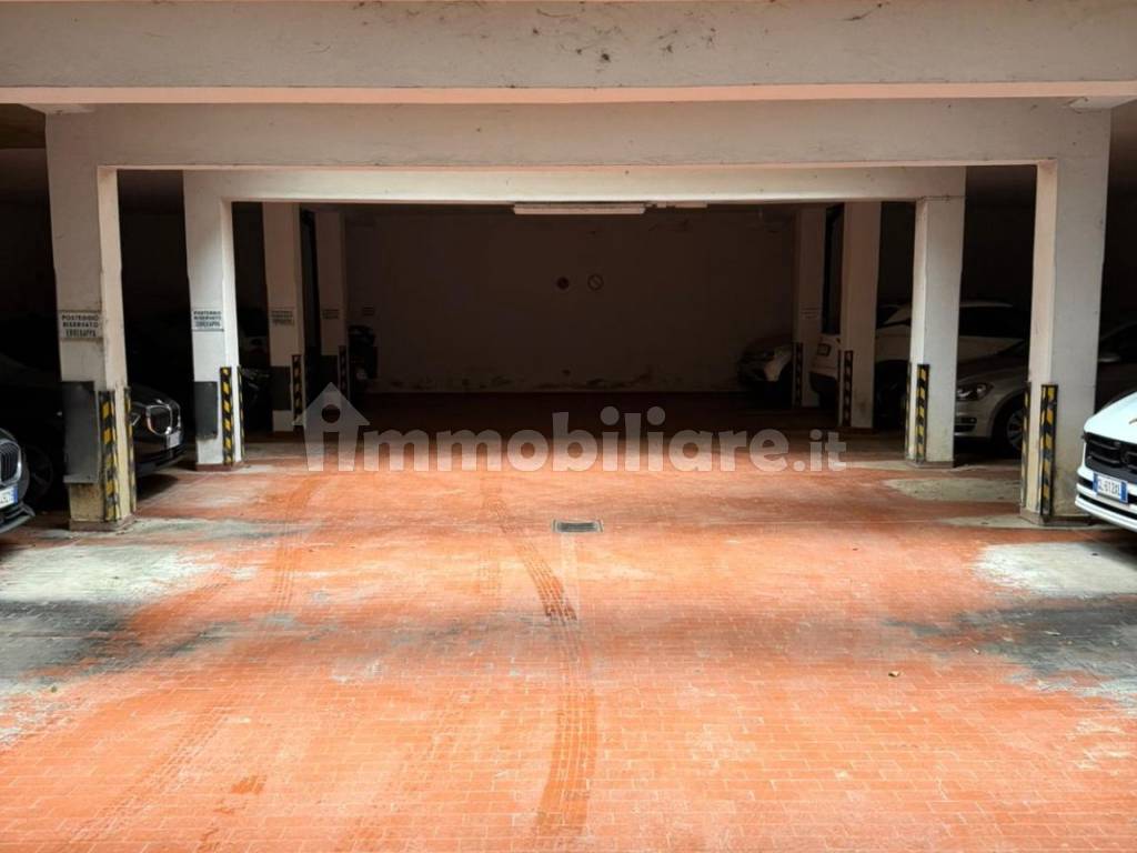 Posto auto - moto via Ciro Menotti 1A, Milano, Rif. 126397683 ...