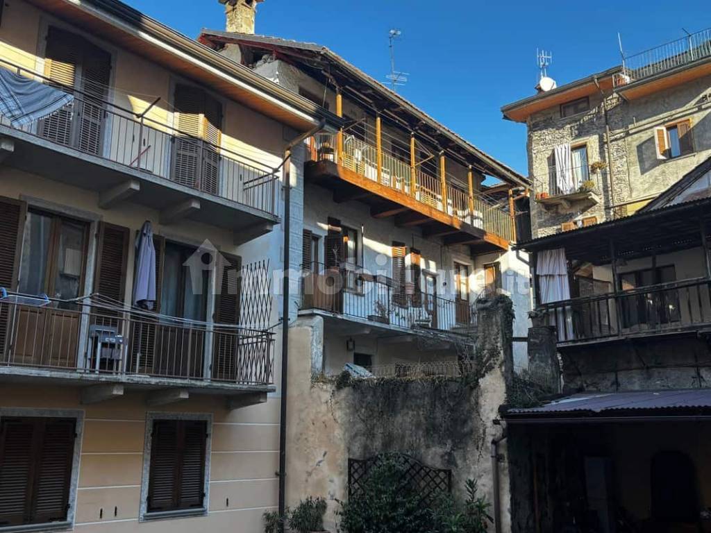 Sale Single-family detached house in via Tonetti 10 Varallo. Good ...