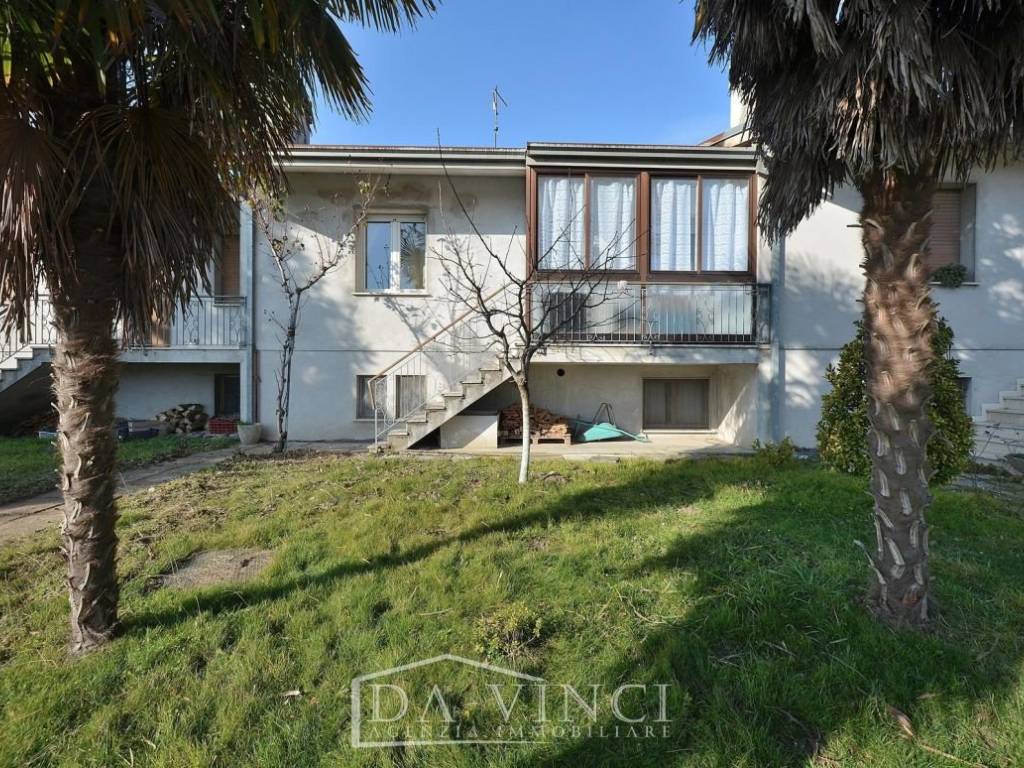 Vendita Villa a schiera in via del Vencs 9 Valvasone Arzene. Buono ...
