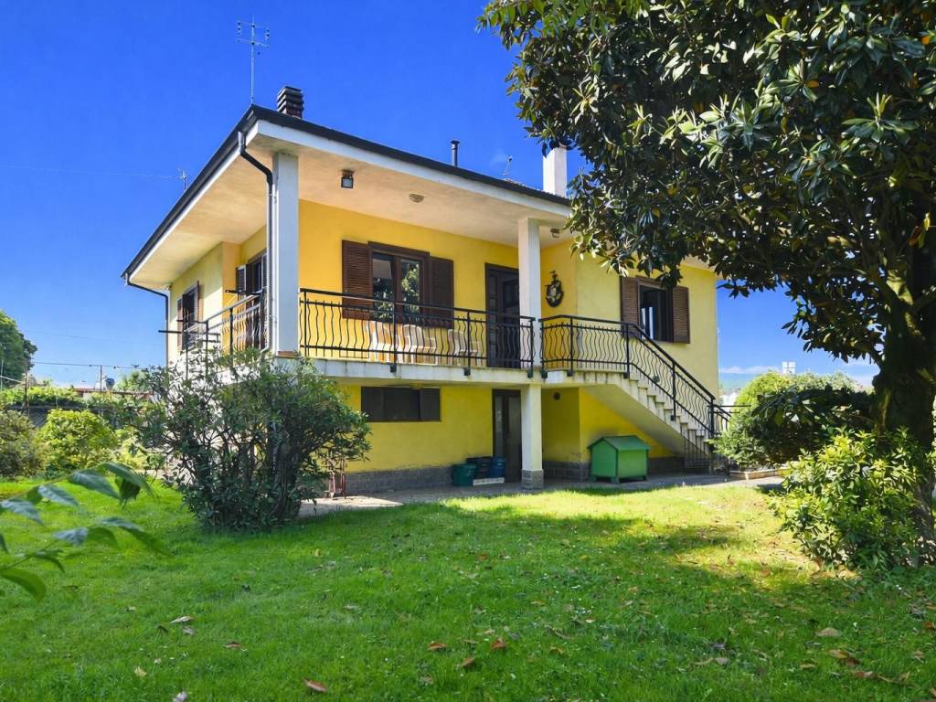 Vendita Villa unifamiliare in Strada Vecchia Cuorgnè 2 Valperga. Buono ...