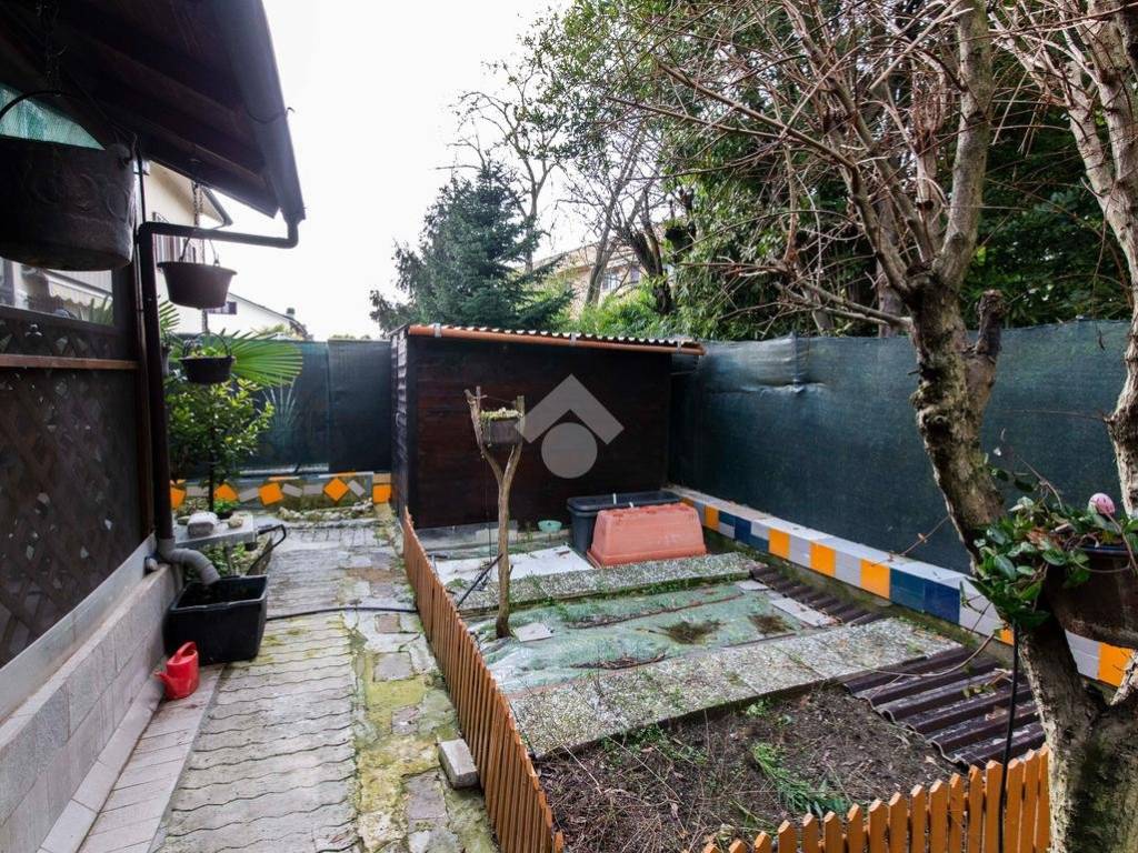 Vendita Villa a schiera in via delle Betulle Locate di Triulzi. Buono ...