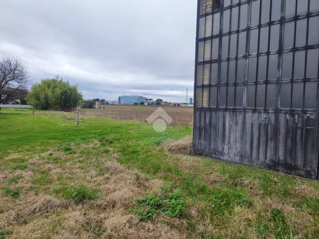 Capannone via Gagliarda 6, Forlì, Rif. 126674219 - Immobiliare.it