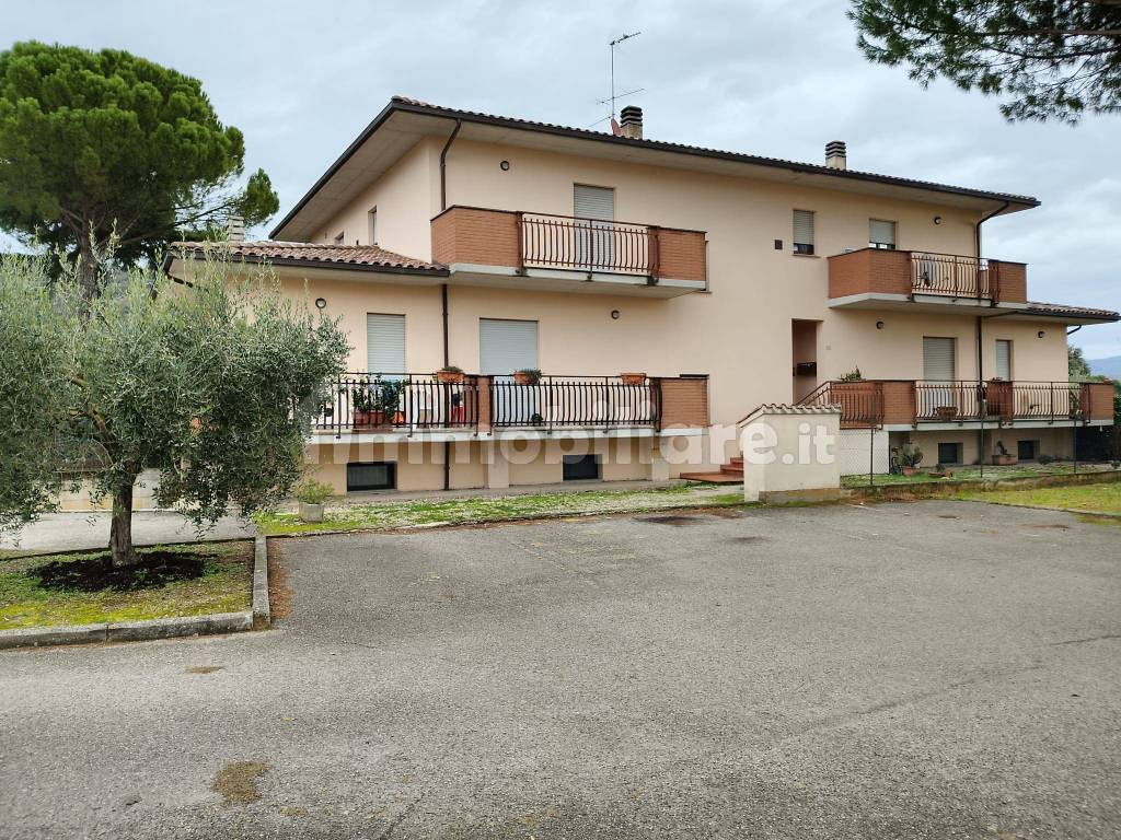Vendita Appartamento Perugia. Trilocale in Strada Tiberina Nord 264 ...