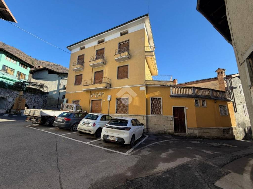 Vendita Terratetto plurifamiliare in piazza Fratelli Calvi 4 Gandino ...