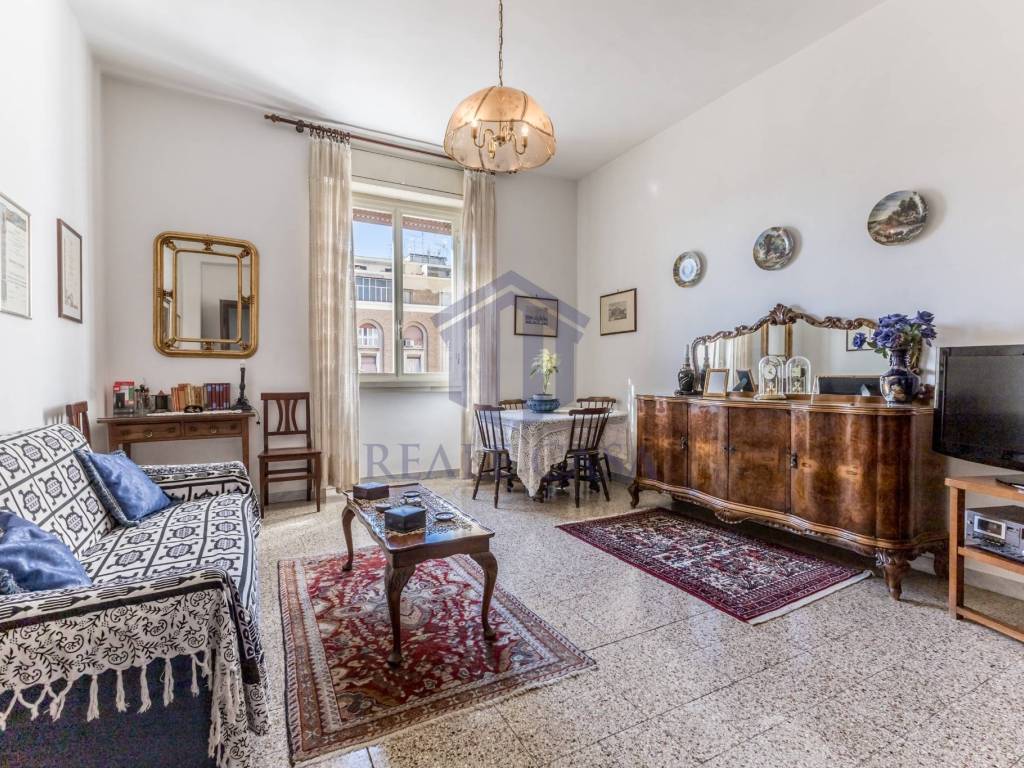 Vendita Appartamento Roma. Quadrilocale in via Cristoforo Colombo 322. Buono stato, quinto piano ...
