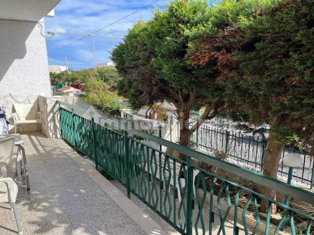 Vendita Villa unifamiliare in Strada Privata Cioffrese, 7 E Bari. Posto ...