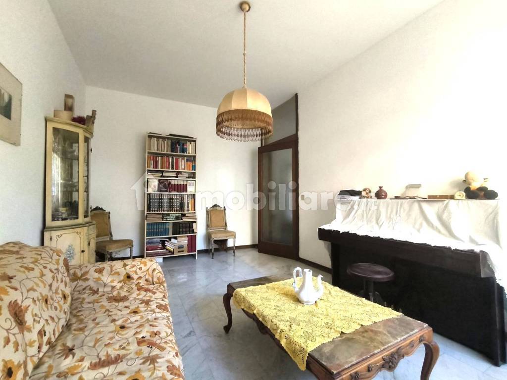 Vendita Appartamento in via Felice Casati 32. Milano. Da ristrutturare ...