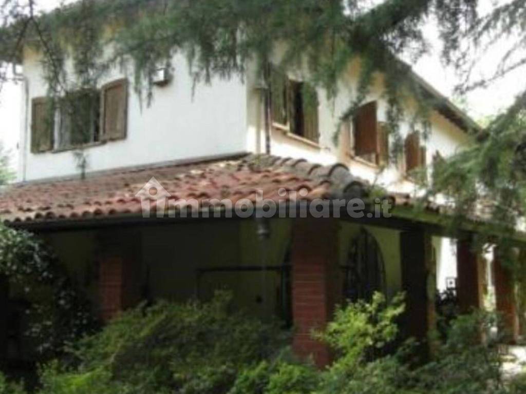 Asta per villa, Localita' Torbera 1 1, Centro Angera, rif. 126988373 ...