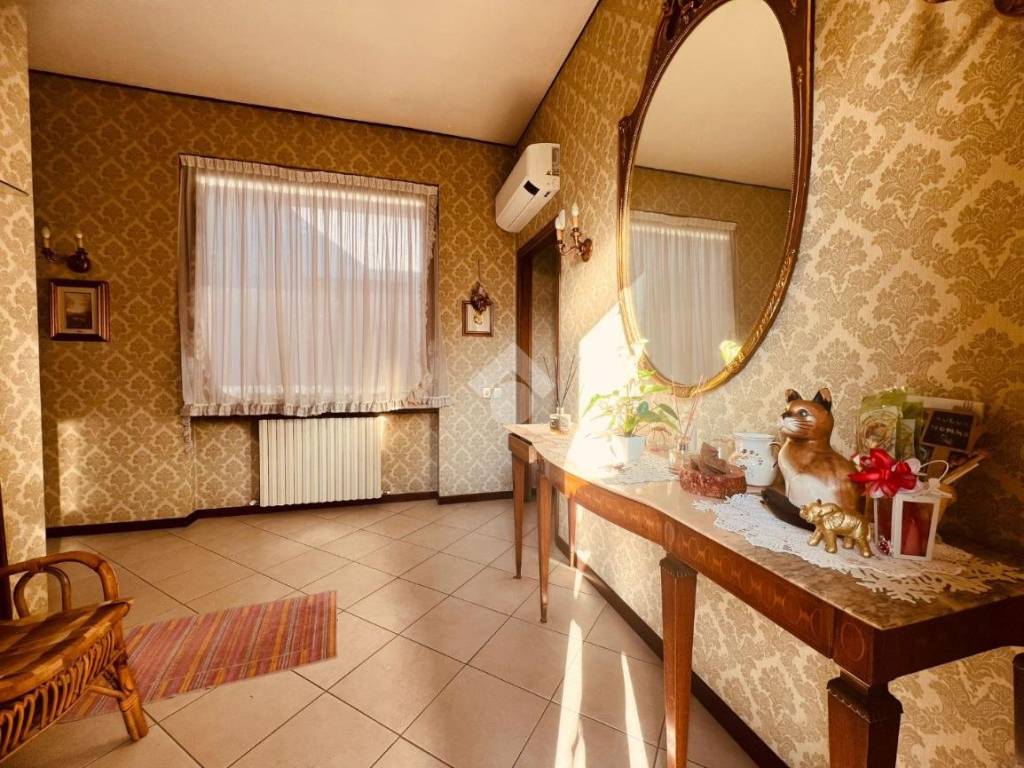 Vendita Villa unifamiliare in via Papa Pio XI 16 Ronco Briantino. Buono ...