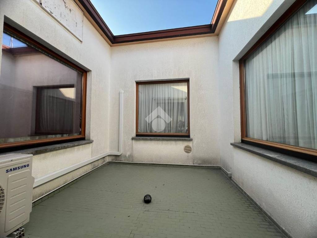 Vendita Villa unifamiliare in via Papa Pio XI 16 Ronco Briantino. Buono ...