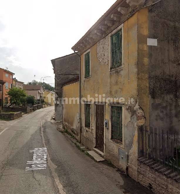 Asta per casa indipendente, via Mezzavilla, Brognoligo Costalunga ...