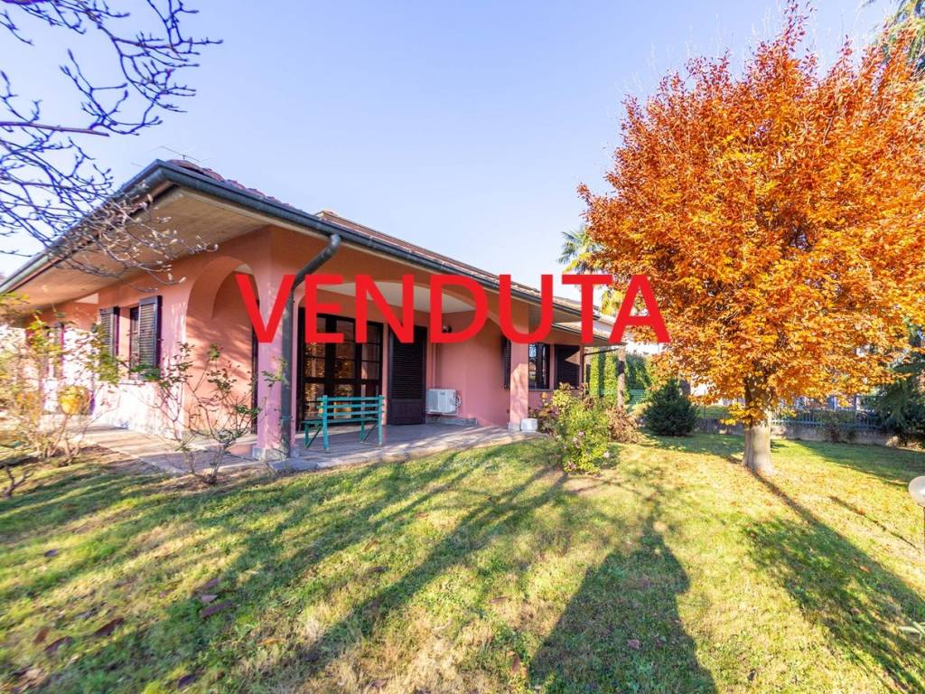 Vendita Villa unifamiliare in via Thomas Alva Edison Osnago. Buono ...