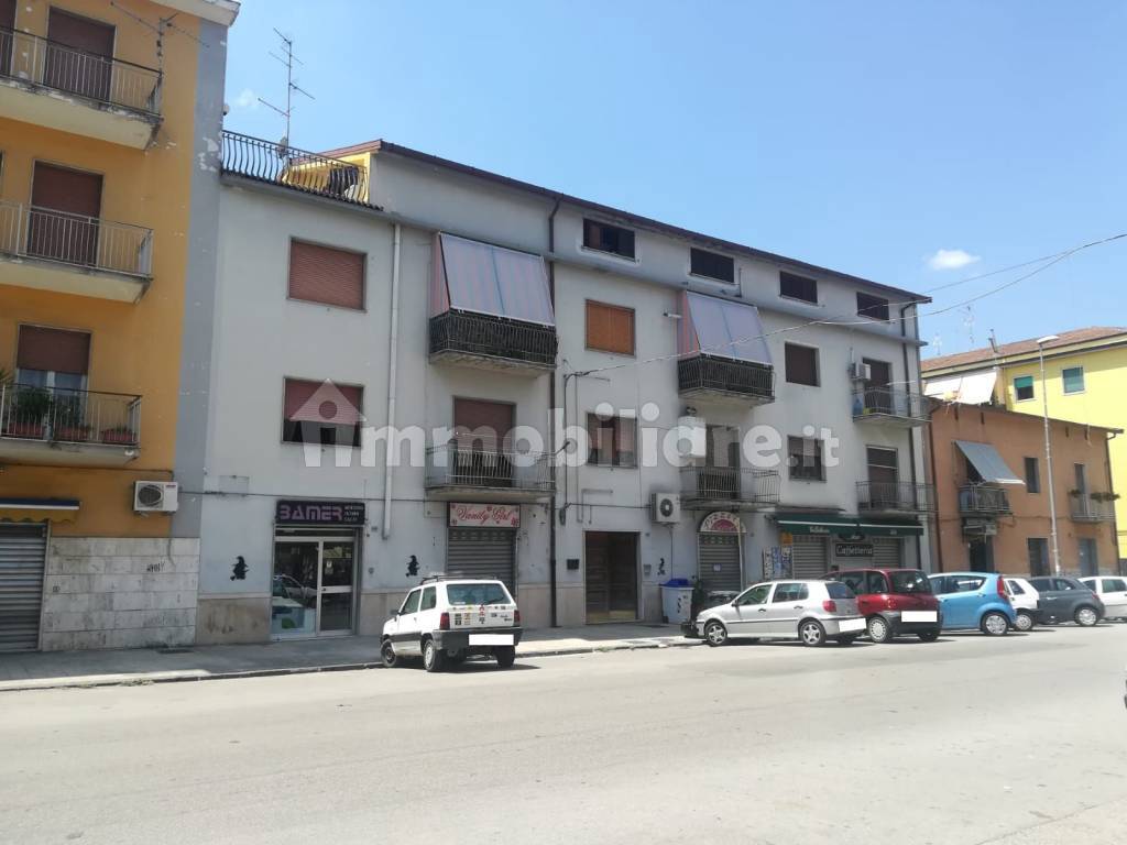 Vendita Appartamento Benevento. Trilocale in via Enrico Cocchia. Buono ...