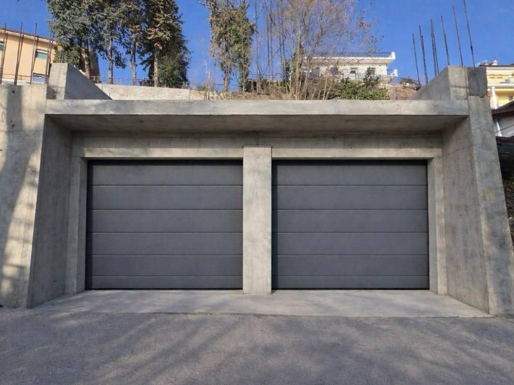 Garage - Box via Alfonso Valerio, Trieste, Rif. 126430641 - Immobiliare.it