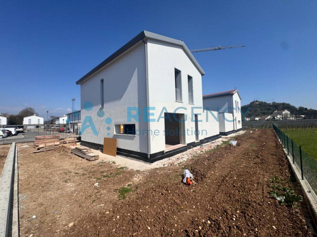 Vendita Villa unifamiliare in via Thomas Alva Edison Altavilla ...