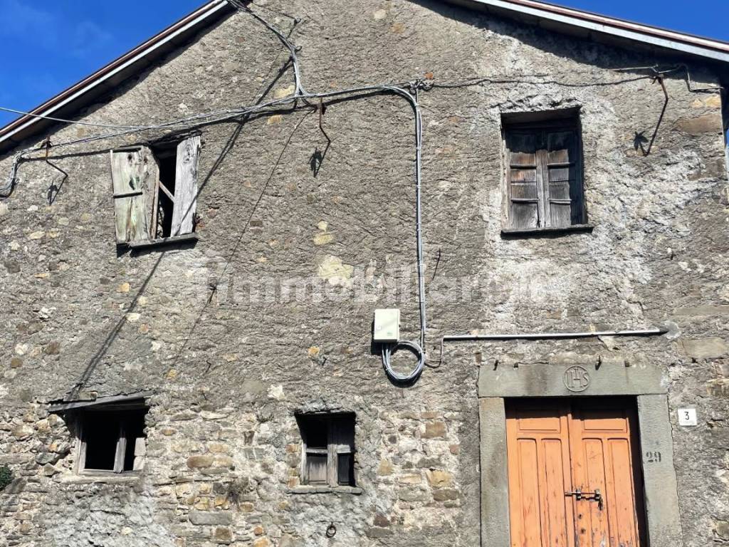 Vendita Rustico in Strada Codogno Domeniconi 23 Albareto. Da ...
