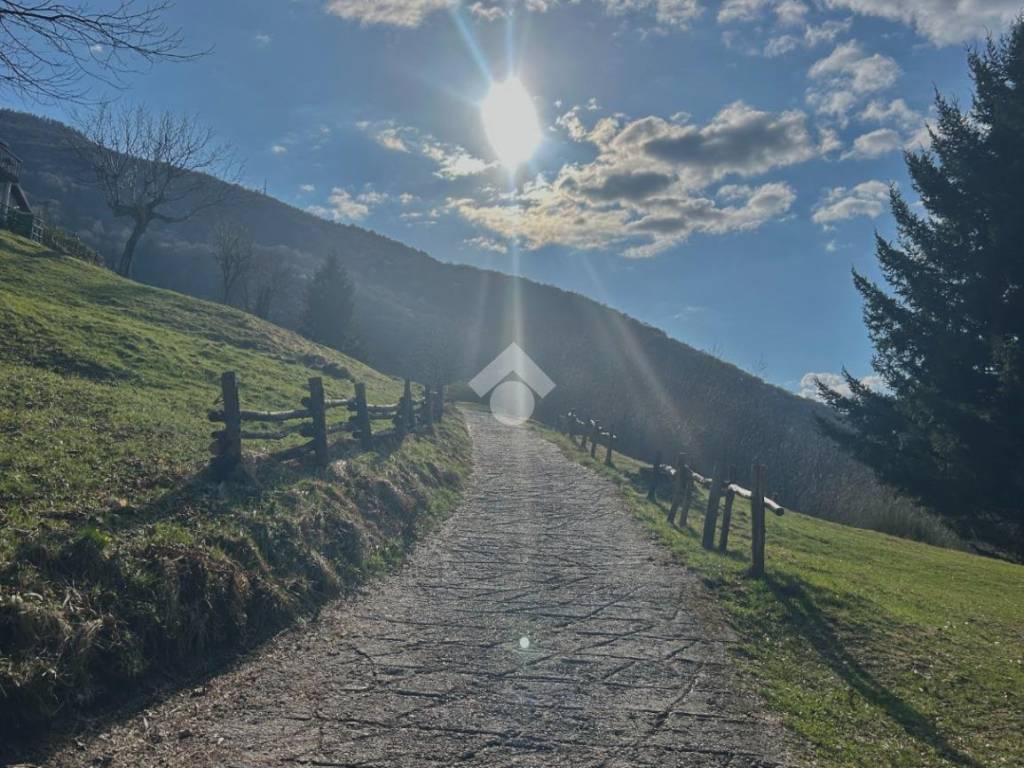 Vendita Rustico in Loc. vezzè Dorio. Da ristrutturare, 32 m², rif ...
