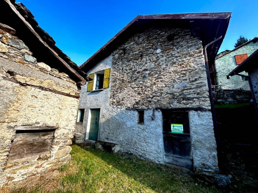 Vendita Rustico in Loc. vezzè Dorio. Da ristrutturare, 32 m², rif ...