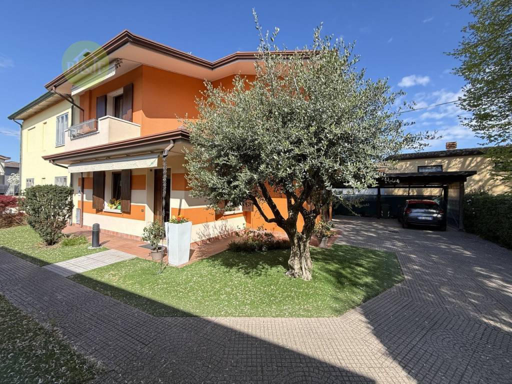 Vendita Villa bifamiliare in via F. Bonvicini 33 Legnago. Ottimo stato ...