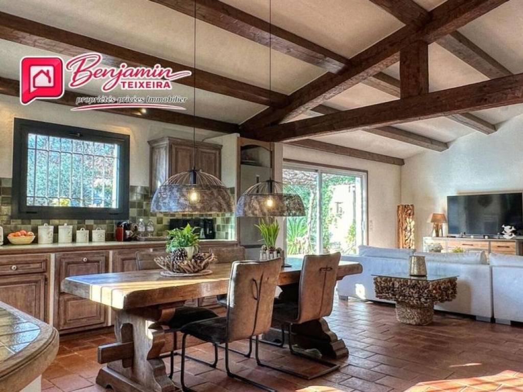 Vendita Villa unifamiliare Roquebrune-sur-Argens. 145 m², rif. 128579988
