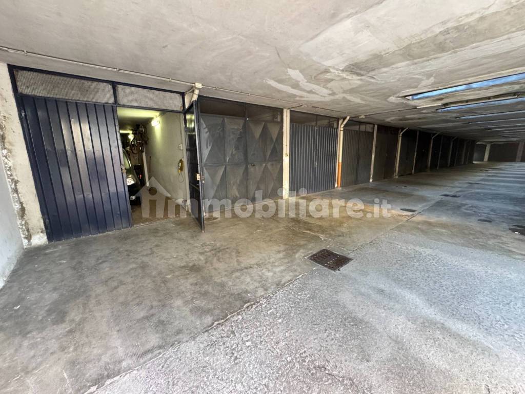 Garage - Box via La Loggia 64, Torino, Rif. 129025336 - Immobiliare.it