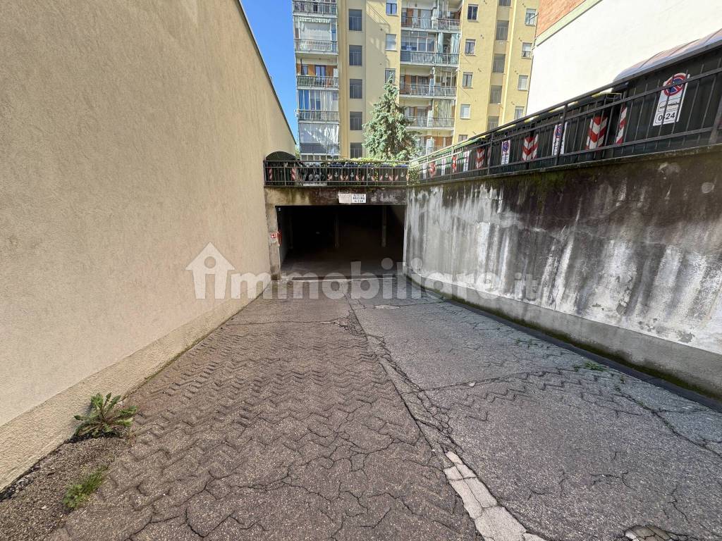 Garage - Box via La Loggia 64, Torino, Rif. 129025336 - Immobiliare.it