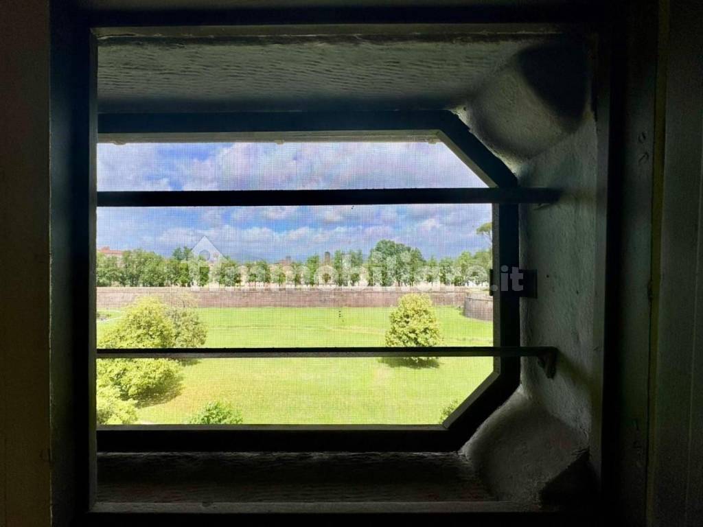 Vendita Appartamento in viale Giuseppe Giusti 273. Lucca. Ottimo stato ...