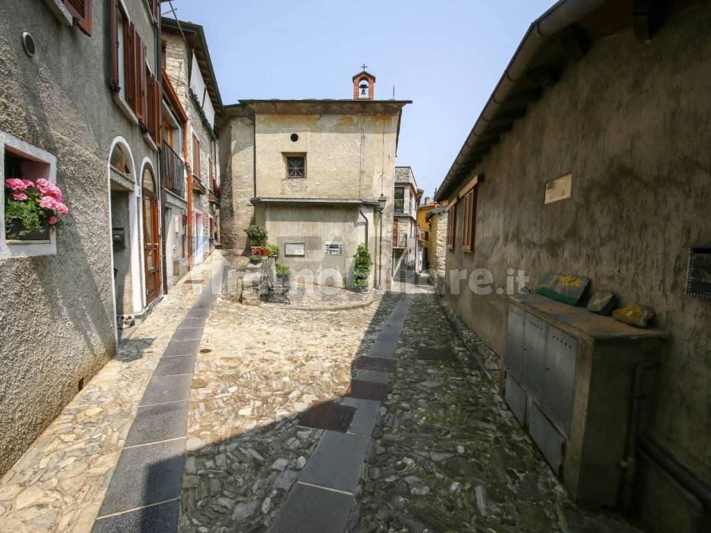 Vendita Terratetto unifamiliare Carate Urio. Ottimo stato ...