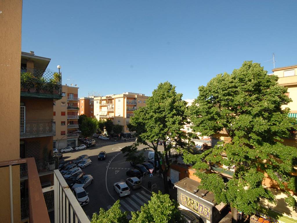 Vendita Appartamento Roma. Quadrilocale in via Francesco Pallavicini 10 ...