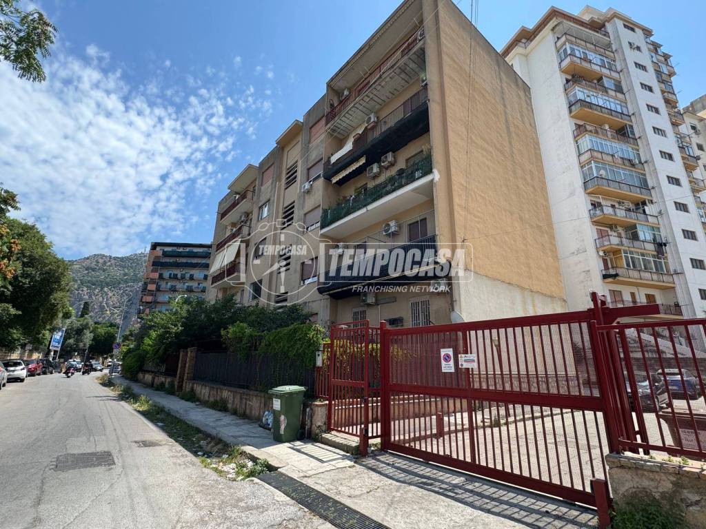 Vendita Appartamento in via Villa Sofia 13. Palermo. Ottimo stato ...