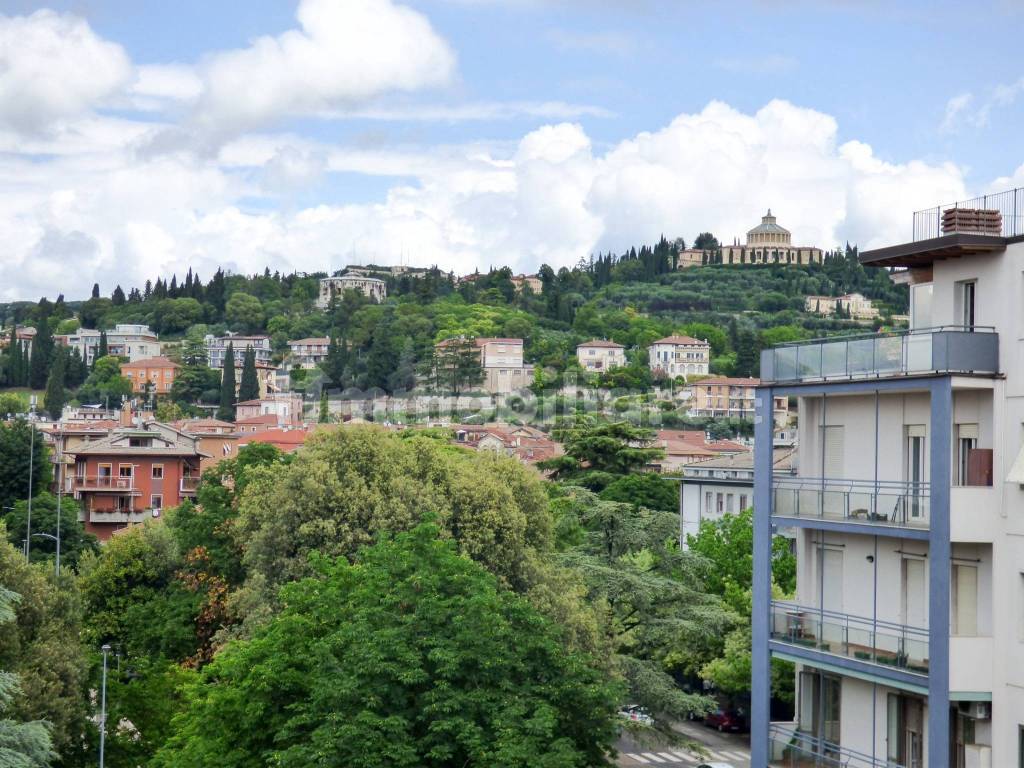 Vendita Appartamento in via Mario Todeschini. Verona. Buono stato ...