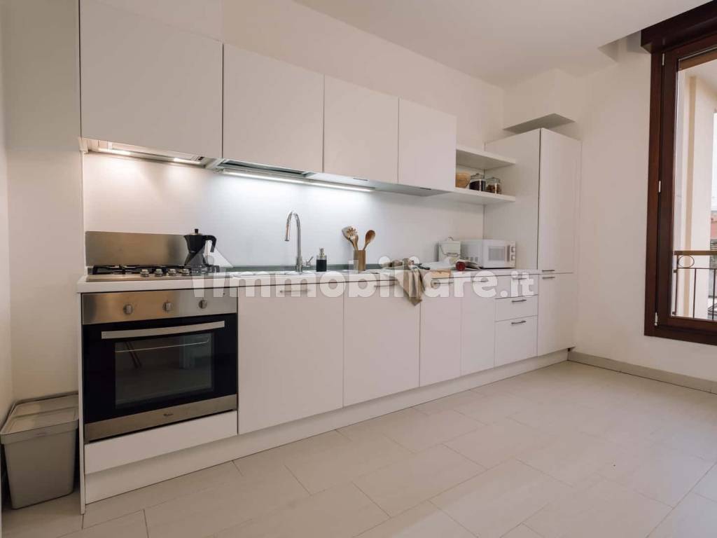 Alquiler Piso Milan. Piso de tres habitaciones en via Ugo Bassi. Muy ...