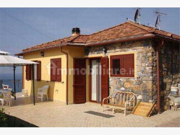 Villa bifamiliare Strada Provinciale 77, Cipressa