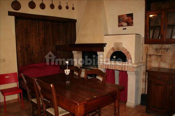 Quadrilocale via di Fuori 60, Centro, Sarteano