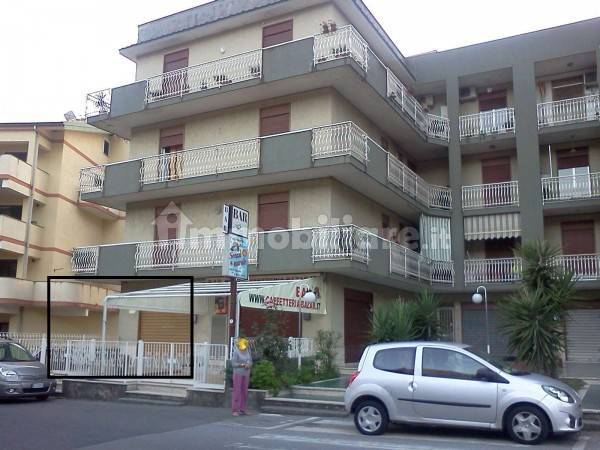 Locale commerciale in Vendita