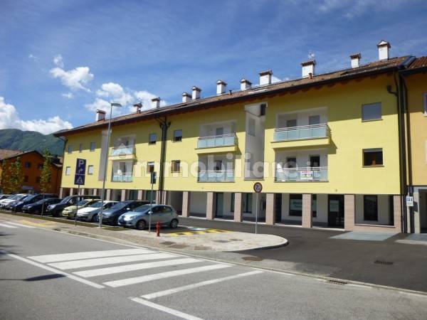 Locale commerciale in Vendita