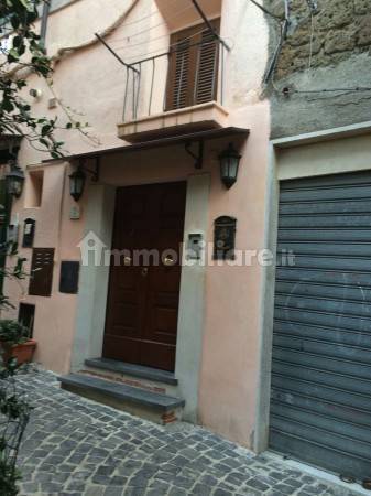 Appartamento via della Viccinella 9, Centro, Capranica