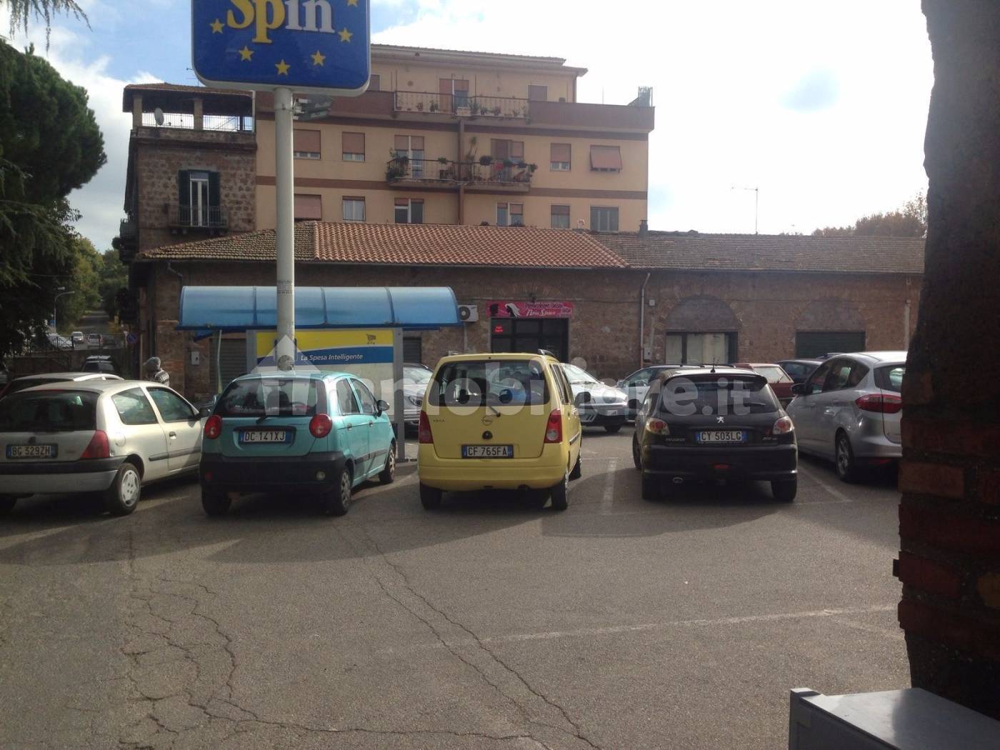 Locale commerciale in Vendita