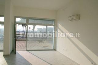 Locale commerciale in Vendita