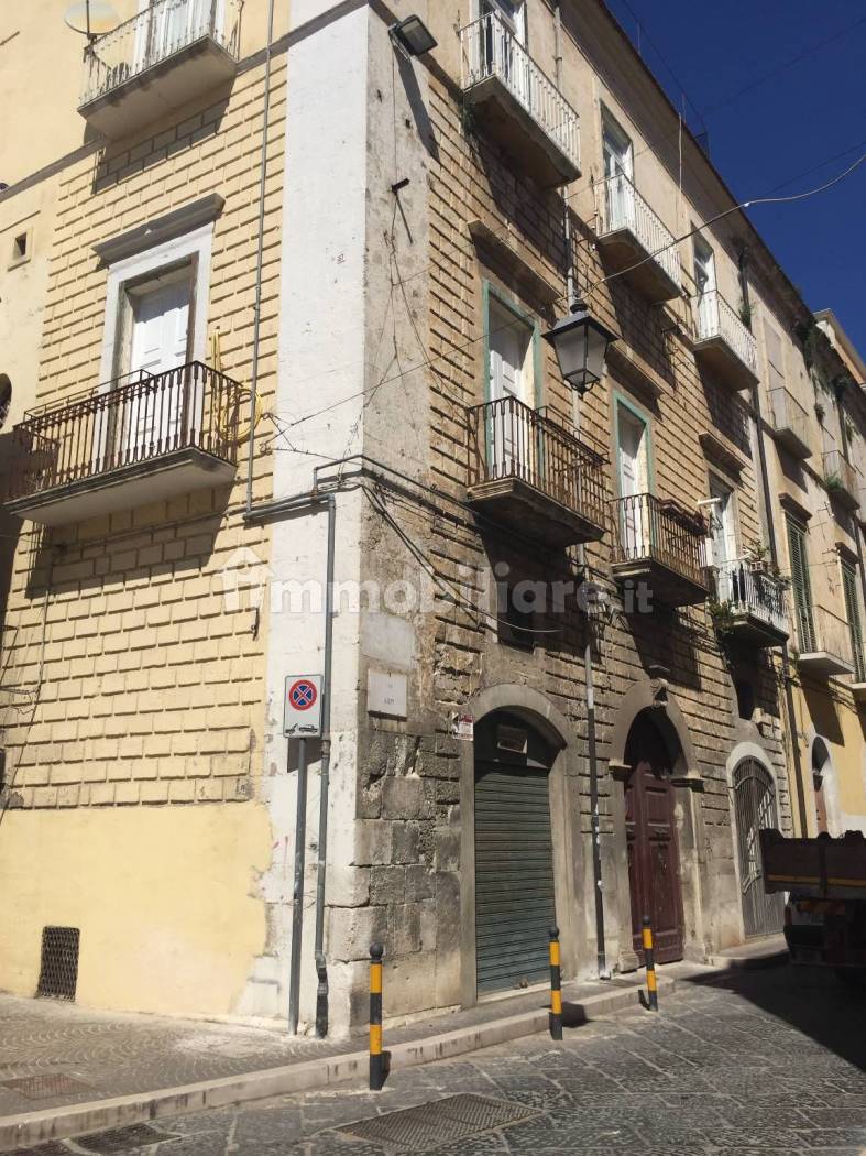 Trilocale via Arpi 114, Centro Storico, Foggia