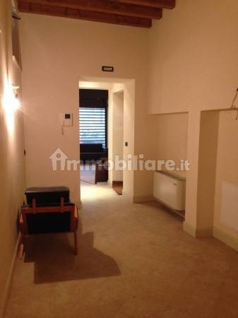 Locale commerciale in Vendita