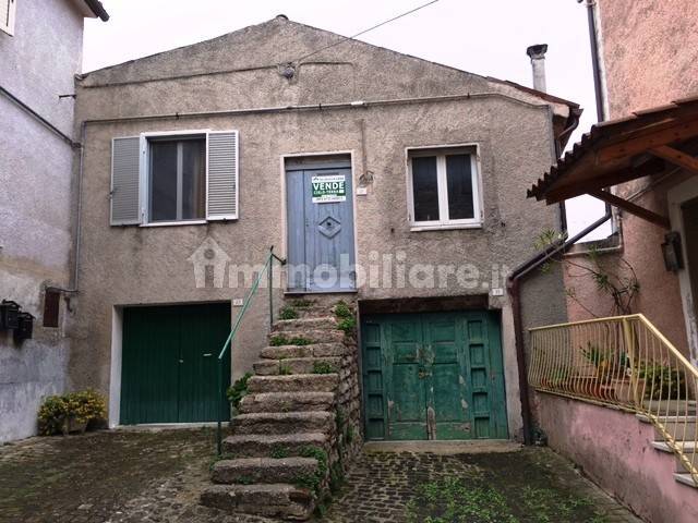 Trilocale Strada Nuova 13-25, Centro, Esanatoglia