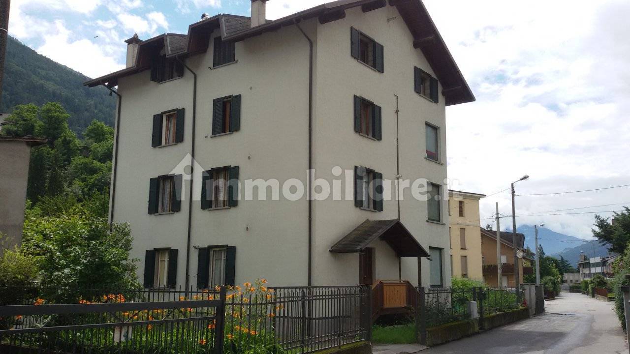 Appartamento via Porta Milanese 69, Centro, Tirano