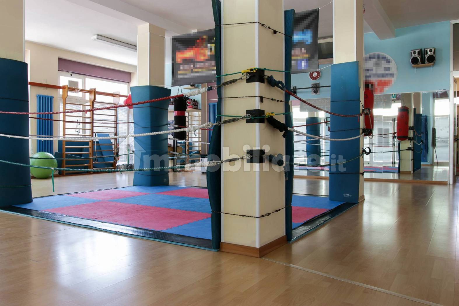 Locale commerciale in Vendita