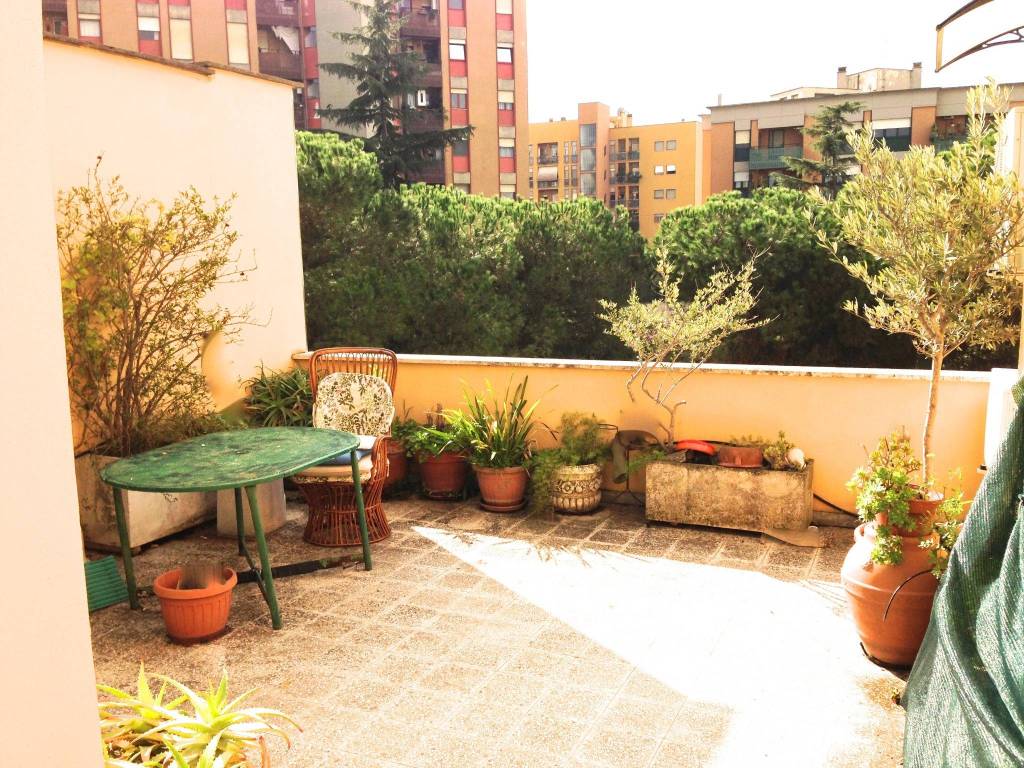 Affitto Appartamento in via Adolfo Consolini 50. Roma. Buono stato, su ...